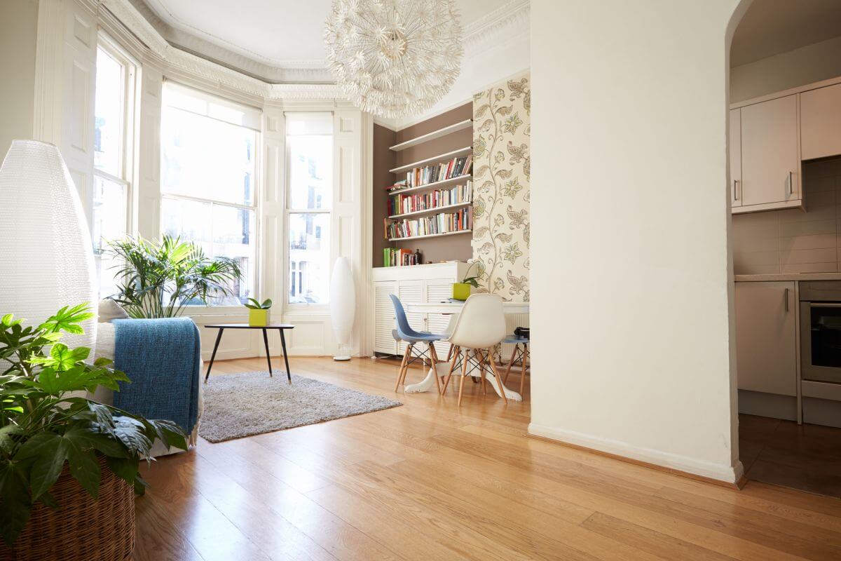 Expert Reveals The Secret To A Stylish And Comfy, Clutter-Free Family ...